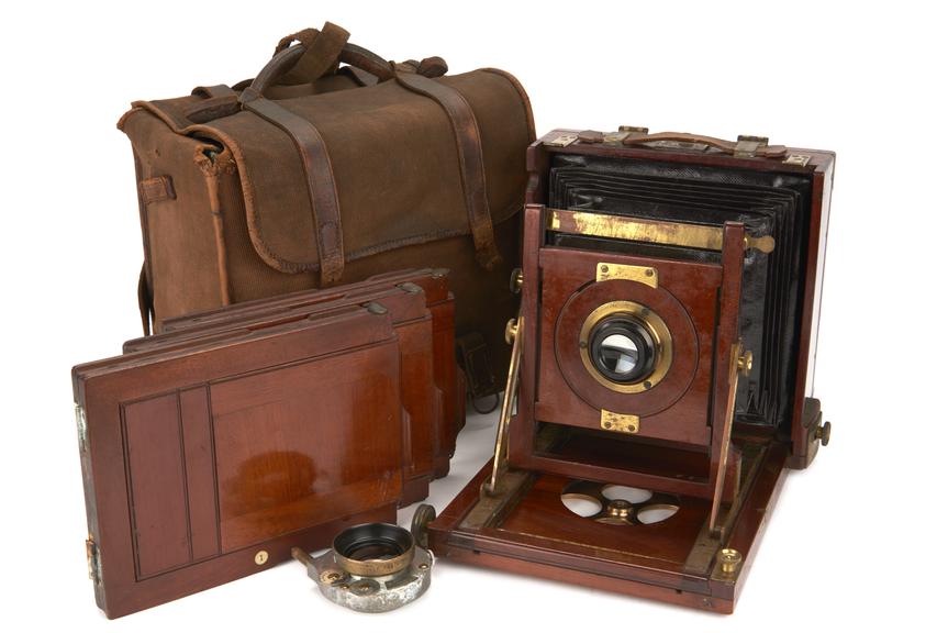 Billcliff Half-Plate Field Camera | Science Museum Group Collection