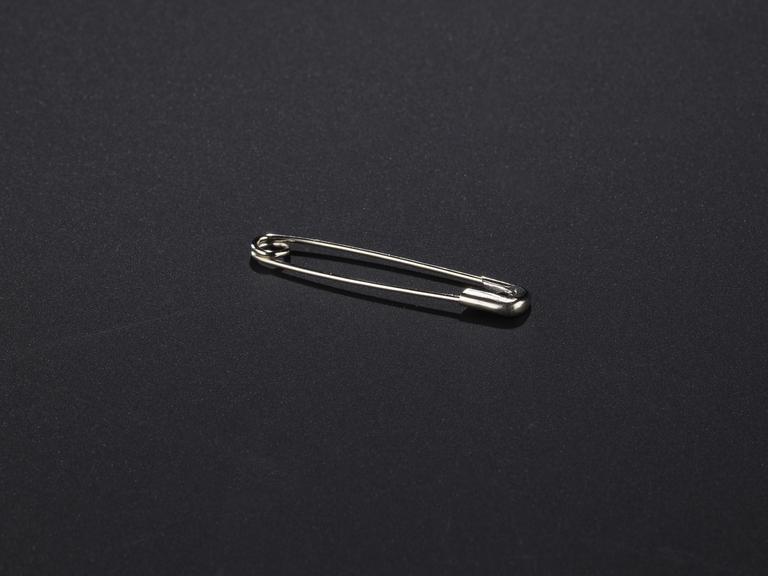 Safety pin | Science Museum Group Collection