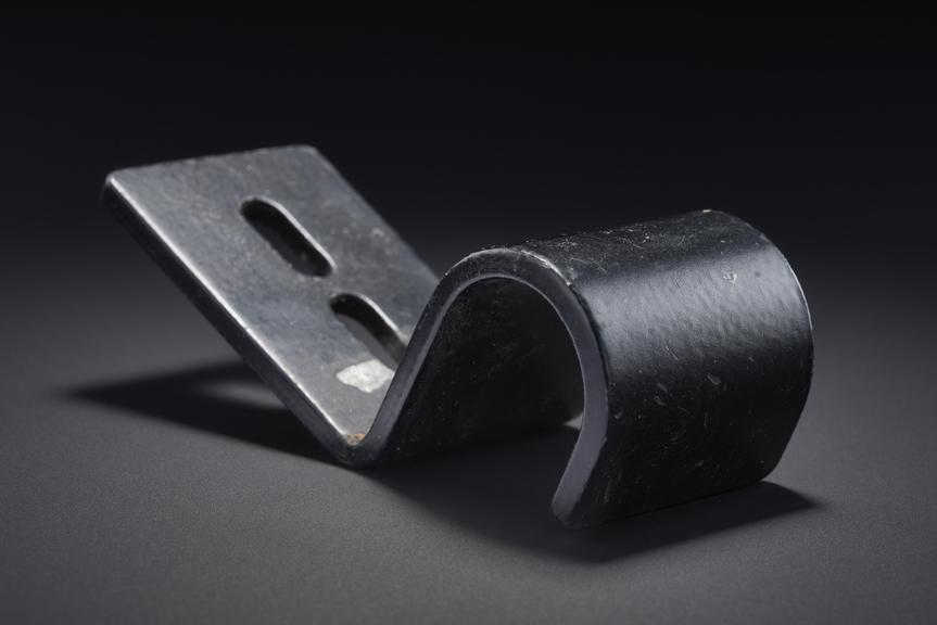 Metal bracket | Science Museum Group Collection