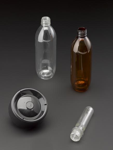Parison and two 1/2 litre bottles with bases for spin welding in PET ...
