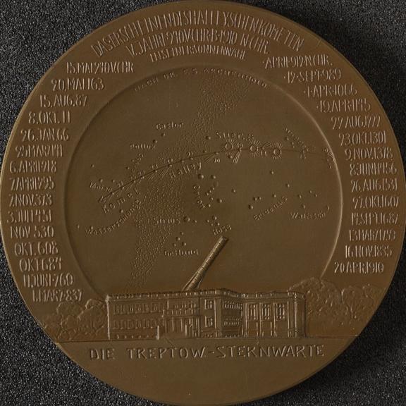 Bronze medal commemorating Edmund Halley and sighting of Halley's comet ...