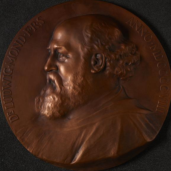Commemorative plaque for Ludwig Mond | Science Museum Group Collection
