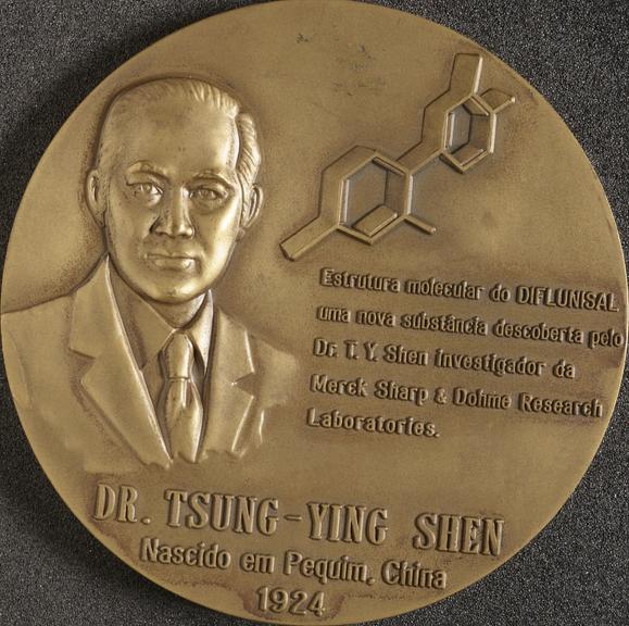 Portrait medal of Dr. Tsung-ying Shen | Science Museum Group Collection