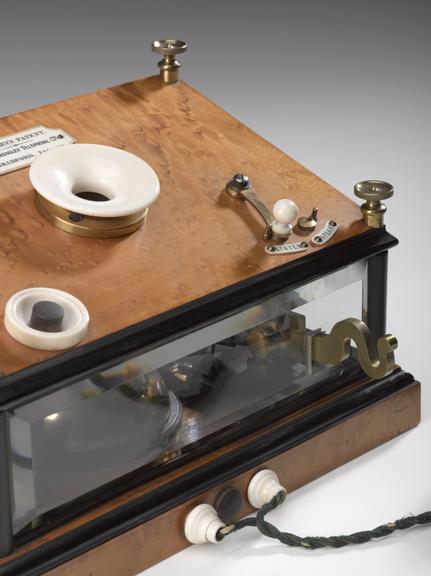 Crossley table telephone, 1879 | Science Museum Group Collection