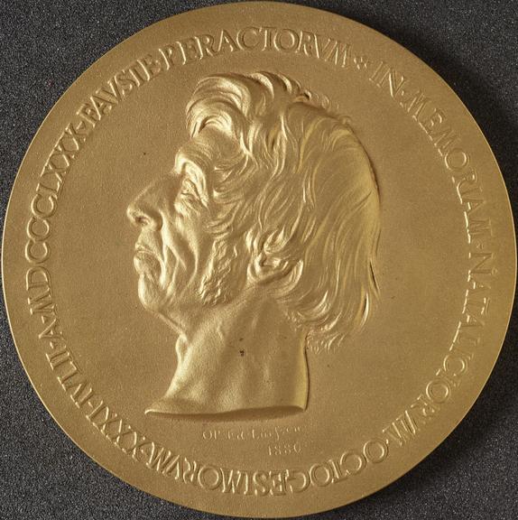 Large circular gilded bronze medal | Science Museum Group Collection