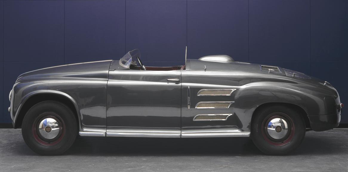 Prototype Rover gas turbine motor car | Science Museum Group Collection