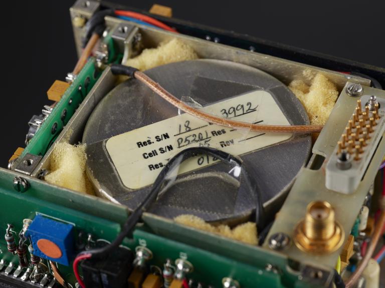 Atomic Oscillator Clock | Science Museum Group Collection