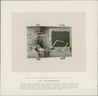 A photograph of RAE barothermograph | Science Museum Group Collection