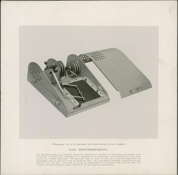 A photograph of RAE barothermograph | Science Museum Group Collection