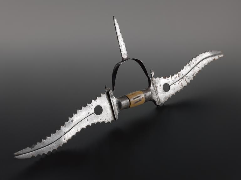 Double-bladed dagger | Science Museum Group Collection