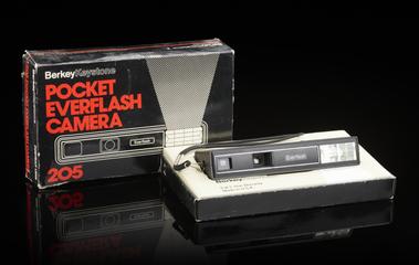 Camera, BerkeyKeystone Pocket Everflash 205 | Science Museum Group ...