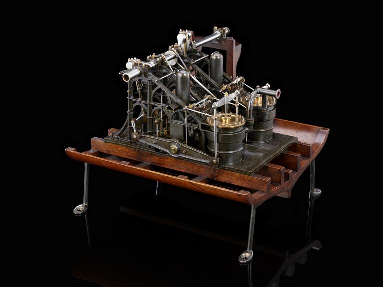 Model of a pair of side-lever engines from the H.M.S. 'Dee', (1832 ...