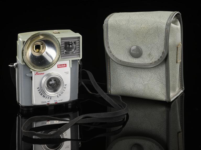 Camera, Kodak Brownie Starmite | Science Museum Group Collection