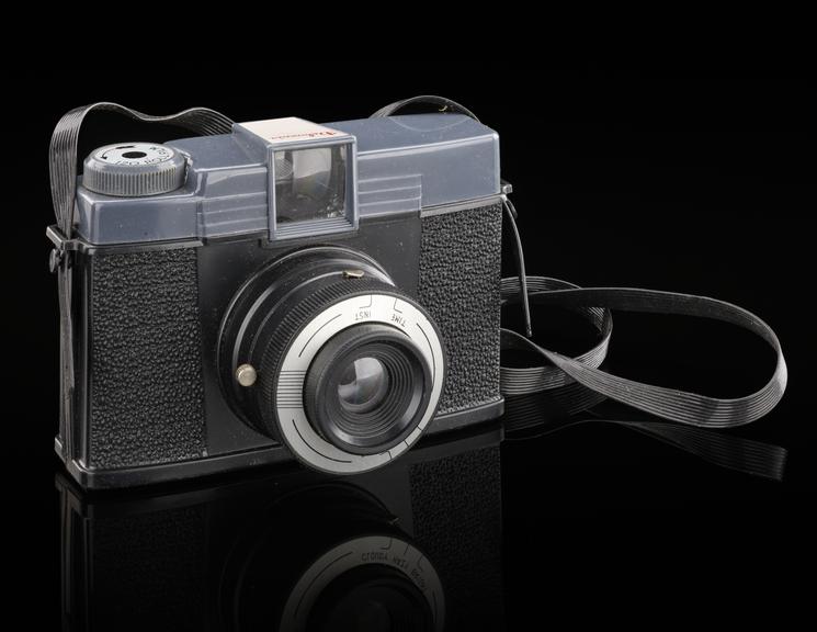Camera, Debonair 808 | Science Museum Group Collection