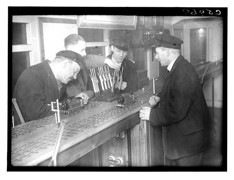 Railway coach as mobile signalling van for instructing LNER staff ...
