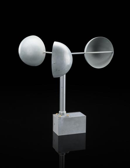 Robinson cup anemometer by Munro | Science Museum Group Collection
