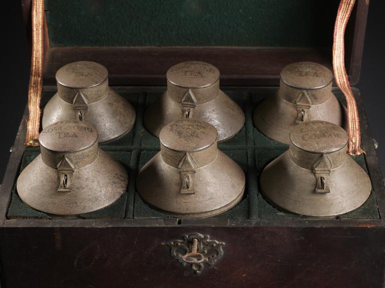 Eighteenth century tea chest | Science Museum Group Collection