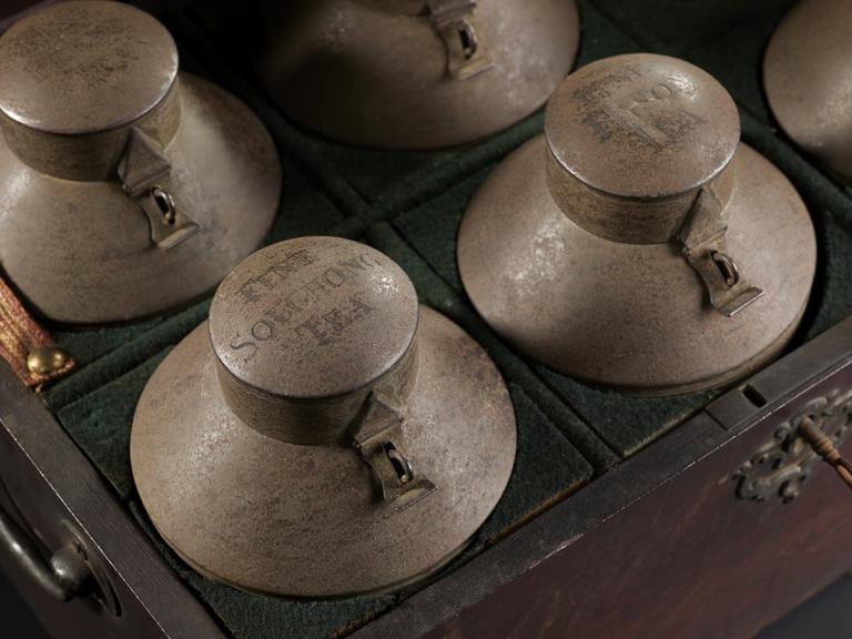 Eighteenth century tea chest | Science Museum Group Collection
