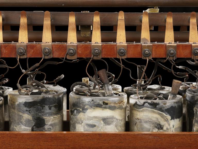 One of the First Rechargeable Batteries, about 1860 | Science Museum ...