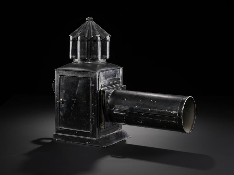 Phantasmagoria magic lantern, late 18th century | Science Museum Group ...