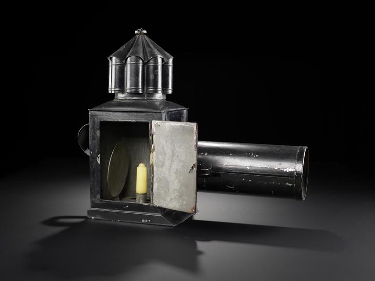 Phantasmagoria magic lantern, late 18th century | Science Museum Group ...