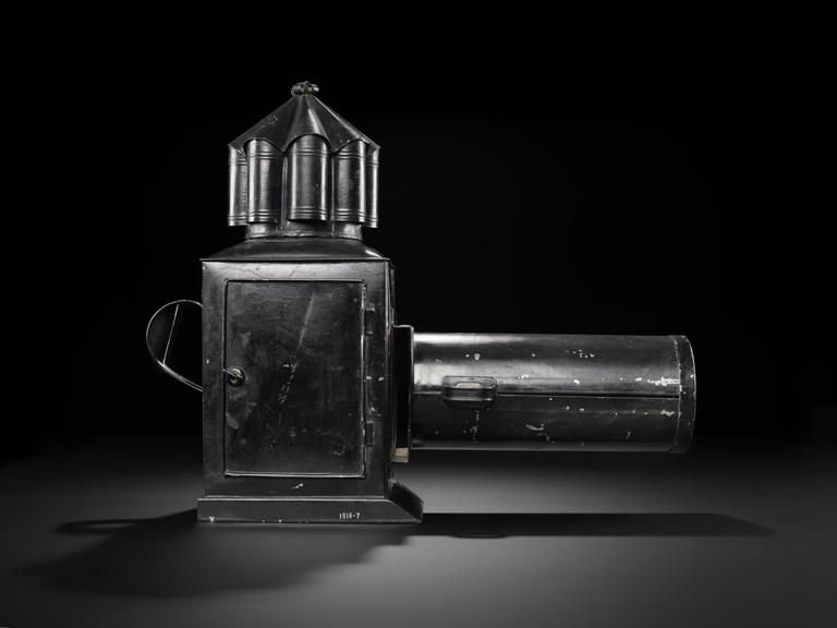 Phantasmagoria magic lantern, late 18th century | Science Museum Group ...