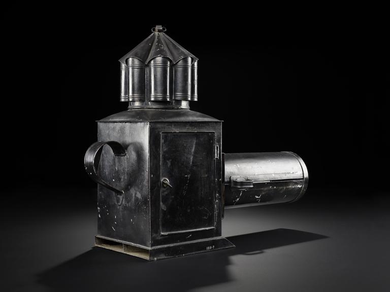 Phantasmagoria magic lantern, late 18th century | Science Museum Group ...