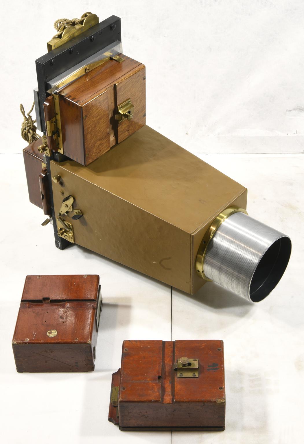 Aerial camera type E, with three magazines, (no lens) | Science Museum ...