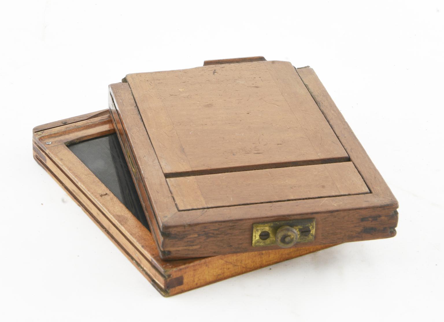 Folding bellows hand or stand camera for plates or sheet size 4 1/4" x ...