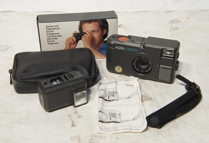 Agfa Compact 35mm Camera | Science Museum Group Collection