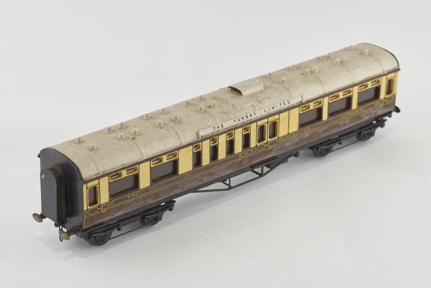 GWR Model railway carriage restarurant car 137 | Science Museum Group ...