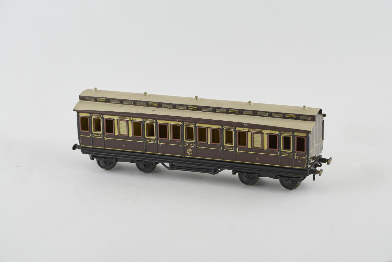 GWR Model railway carriage 1324 | Science Museum Group Collection