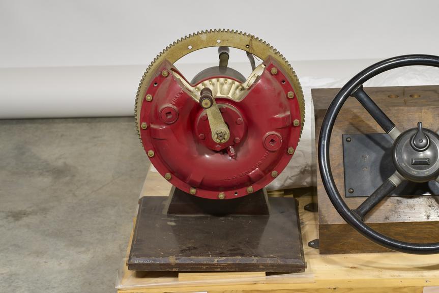 Daimler fluid flywheel, c. 1933, sectioned | Science Museum Group ...