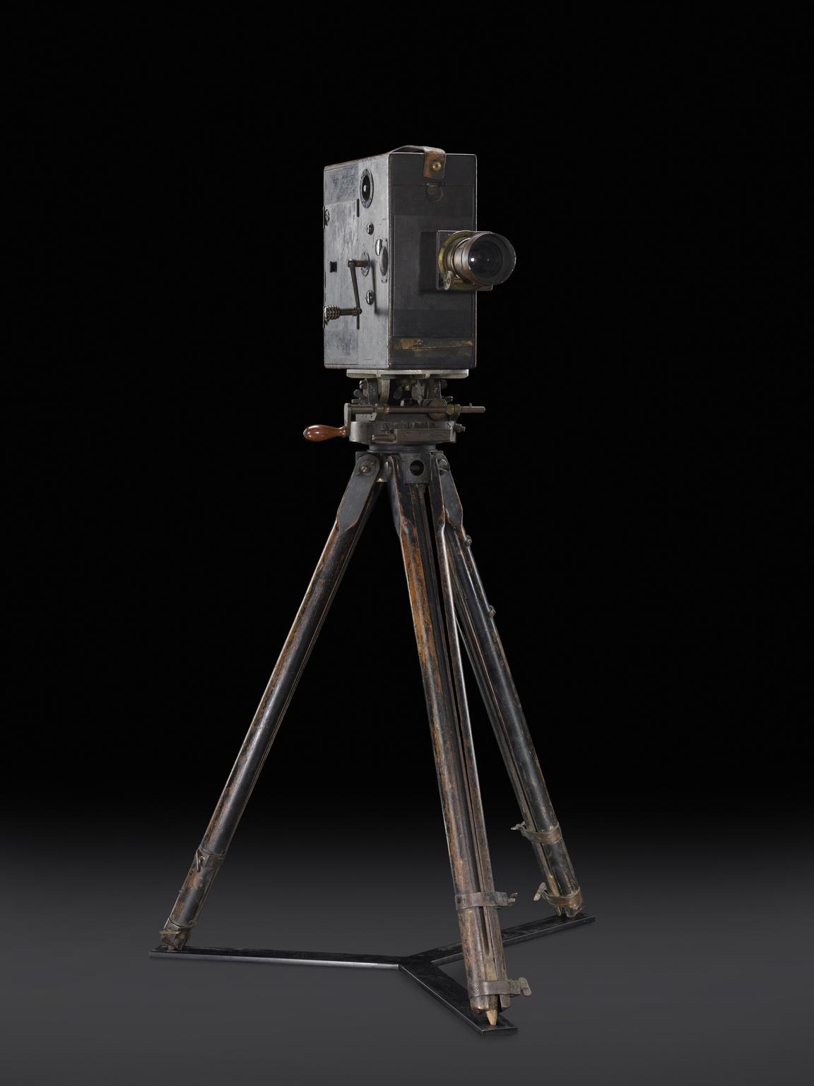 35mm cine camera used by Cherry Kearton with tripod | Science Museum ...