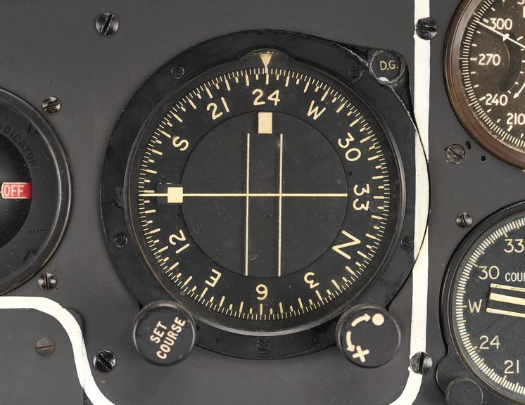 Gyrosyn compass type C.L.2 gyro unit | Science Museum Group Collection