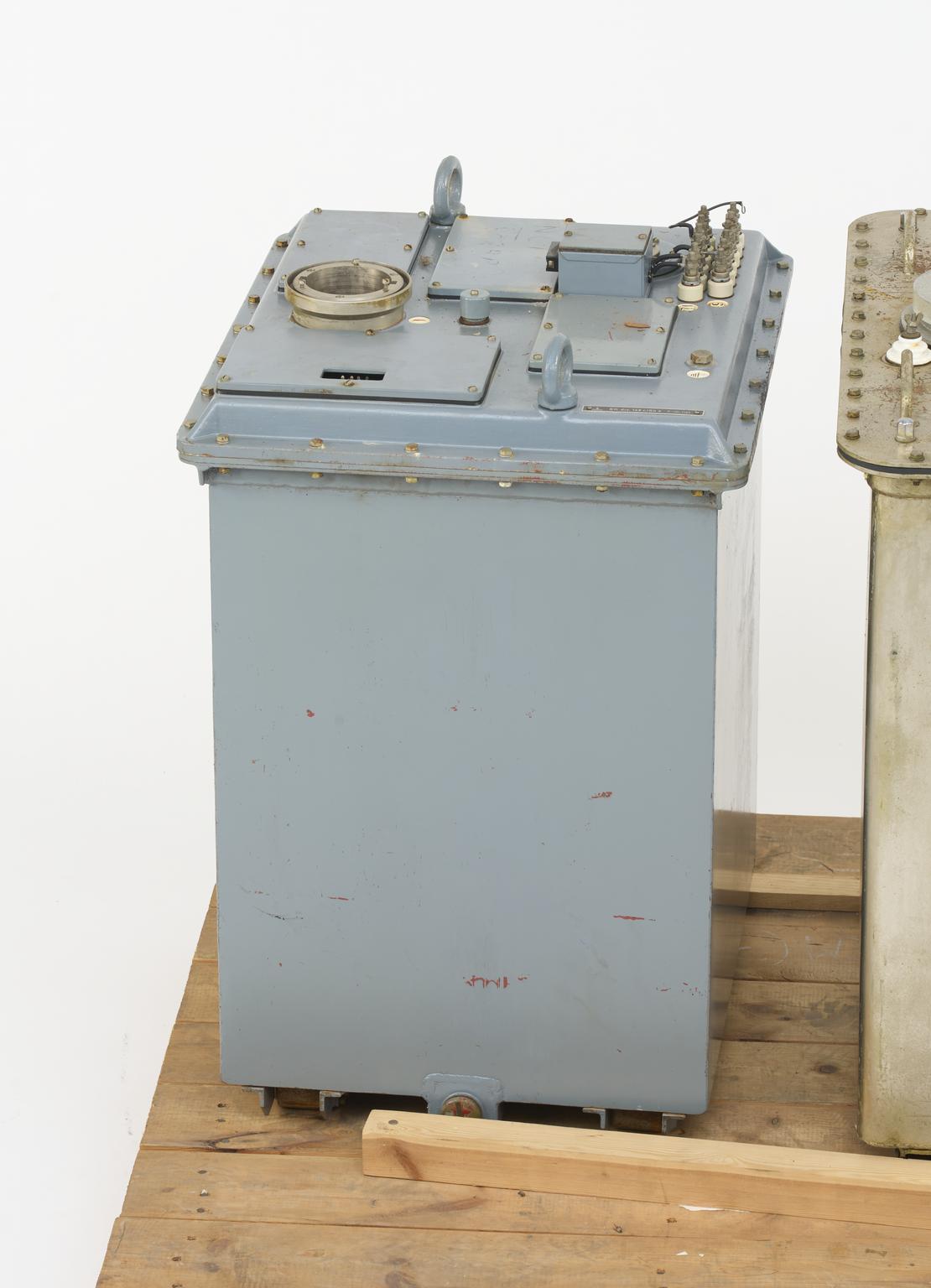 Siemens ‘Elmiskop 1’ electron microscope, Germany, 1955 | Science ...