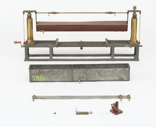 Apparatus for determining expansion of Standard Yard - Metre bars ...