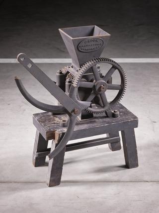Bone mill | Science Museum Group Collection