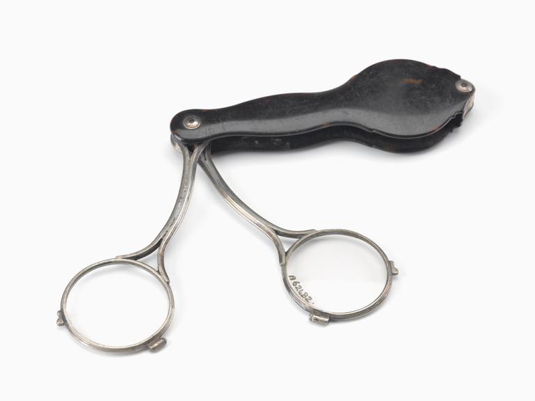 Scissor spectacles | Science Museum Group Collection