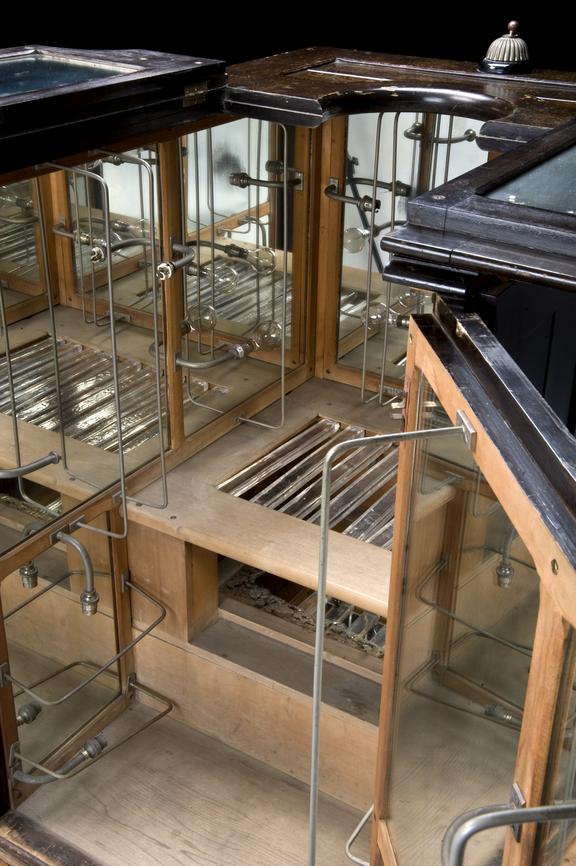 Light bath, Europe, 1890-1920 | Science Museum Group Collection