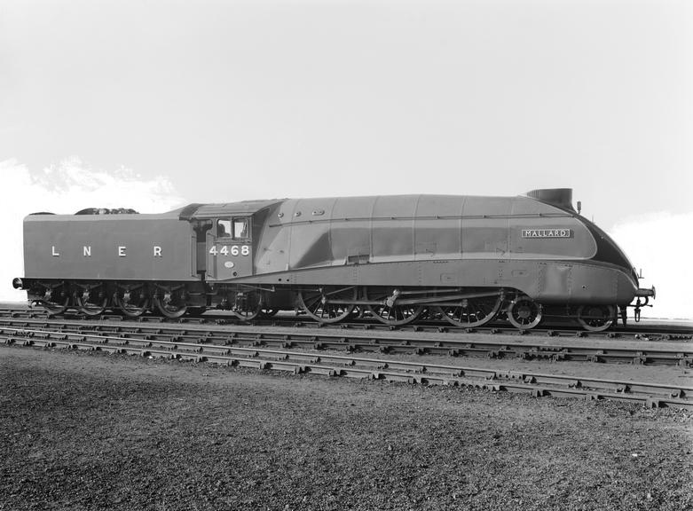 London & North Eastern Railway steam locomotive 'Mallard' | Science ...