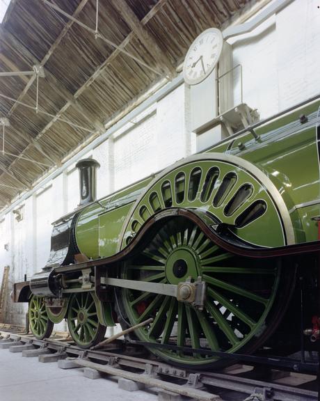 Great Northern Railway 4-2-2 locomotive Stirling Single | Science ...