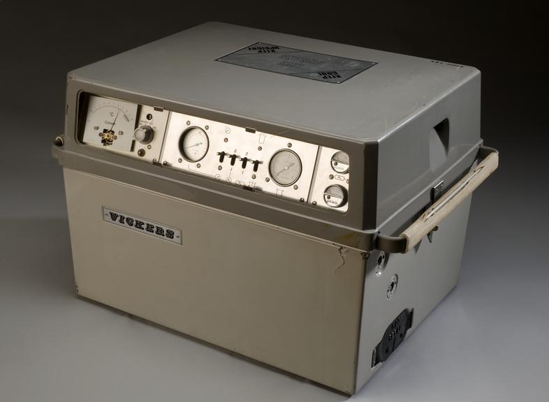 Hyperbaric portable organ storage unit, Europe, 1970-1979 | Science ...